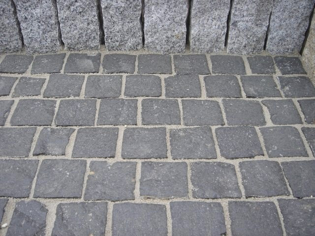 Pflasterstein Basalt 9 x 9 x 9 cm schwarz kaufen | Globus Baumarkt