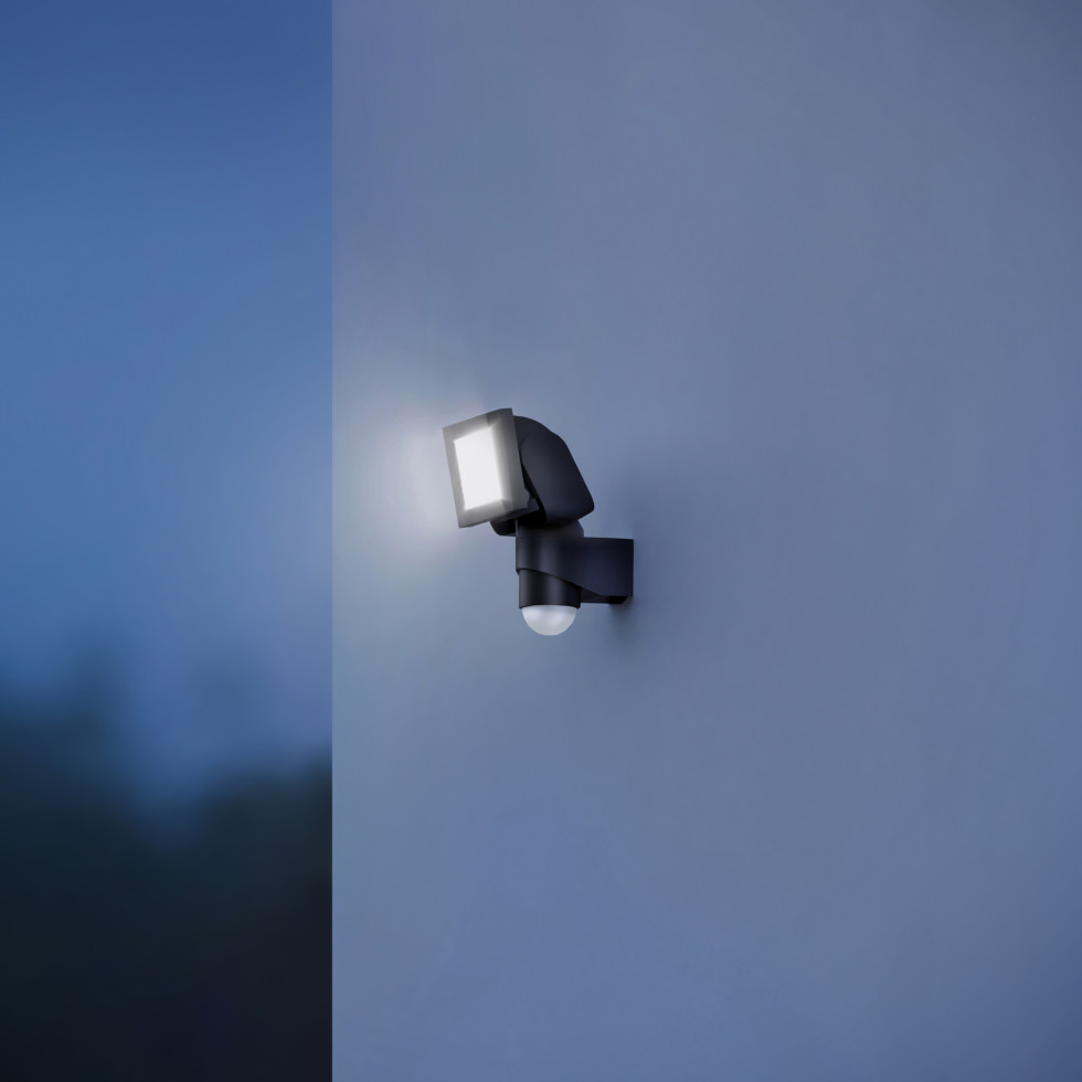 Steinel LED Strahler LS 150 S Schwarz mit Sensor 12 m kaufen | Globus ...