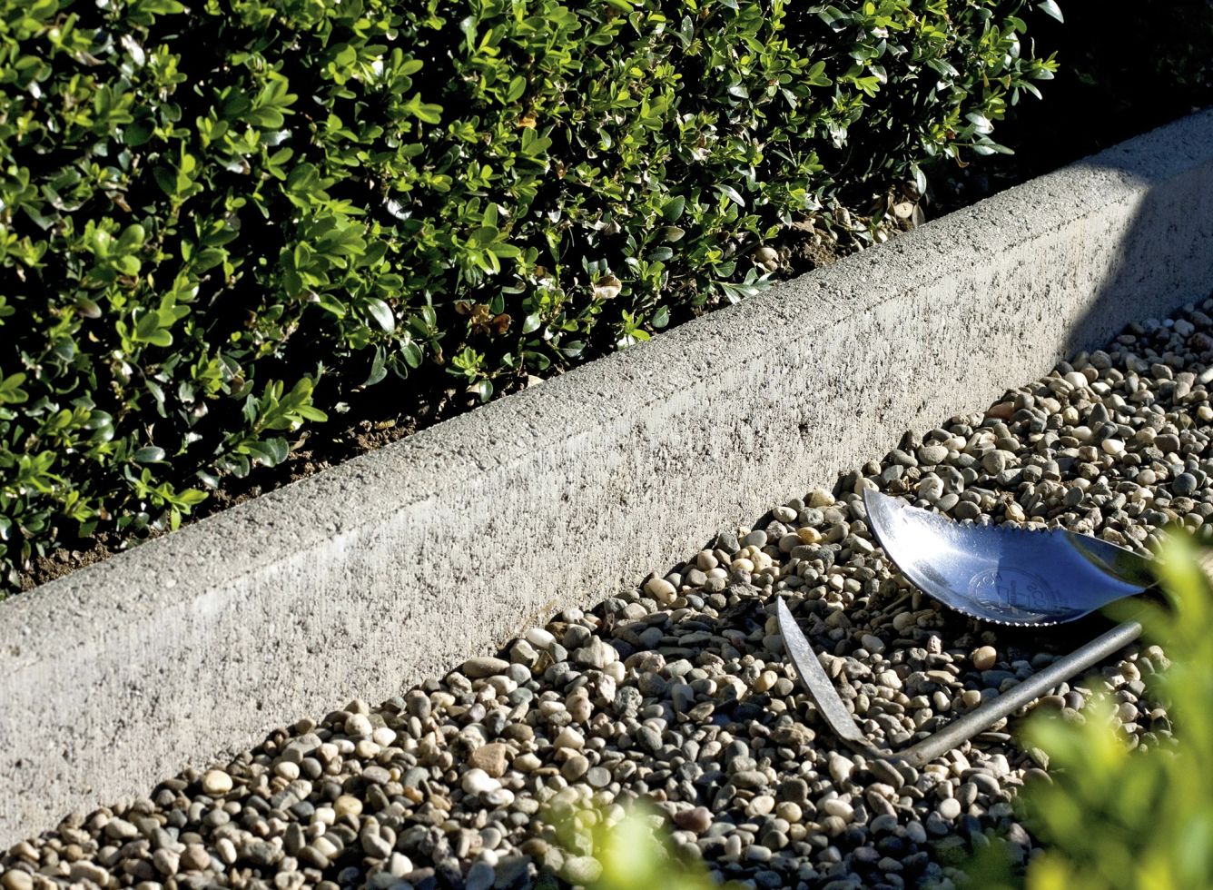 Kann Randstein mit Nut- und Feder 100 x 25 x 5 cm grau kaufen | Globus ...