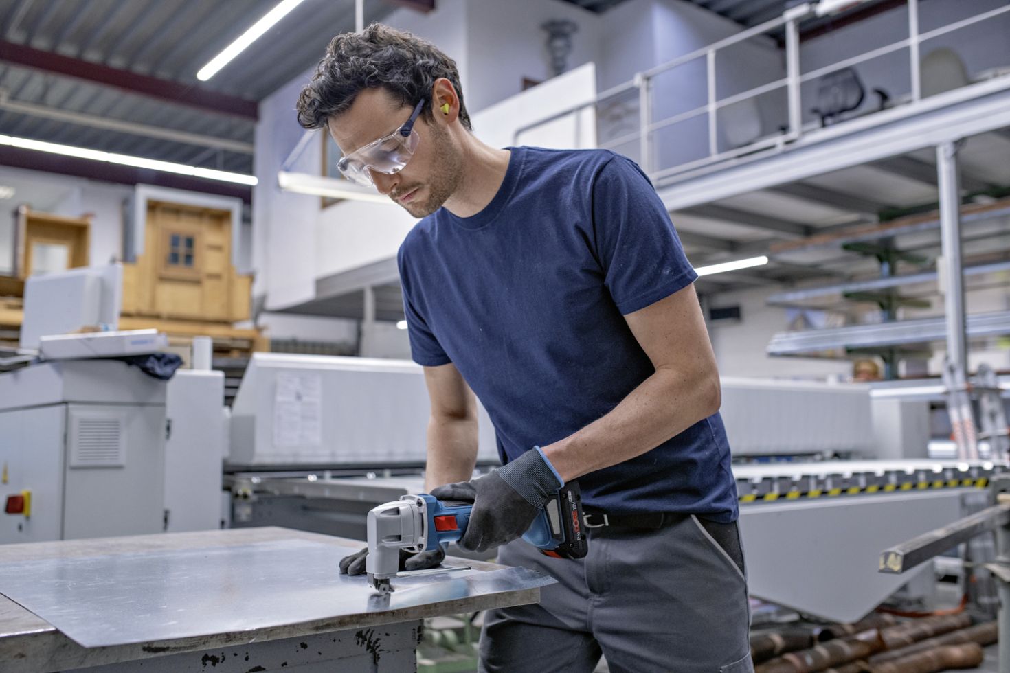 Bosch Professional Akku-Blechschere GSC 18V-16 E Solo kaufen | Globus Baumarkt